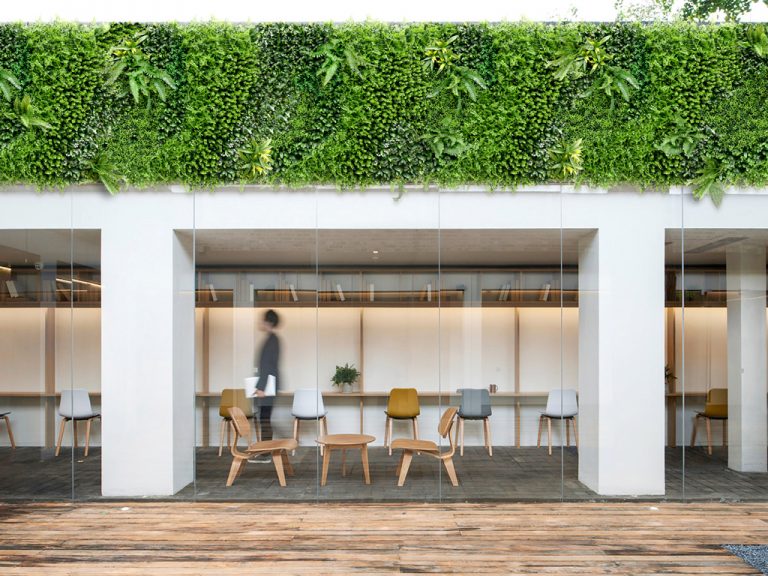 TRANSFORM COMMERCIAL SPACE WITH FAUX GREENERY WALL - EdenVert
